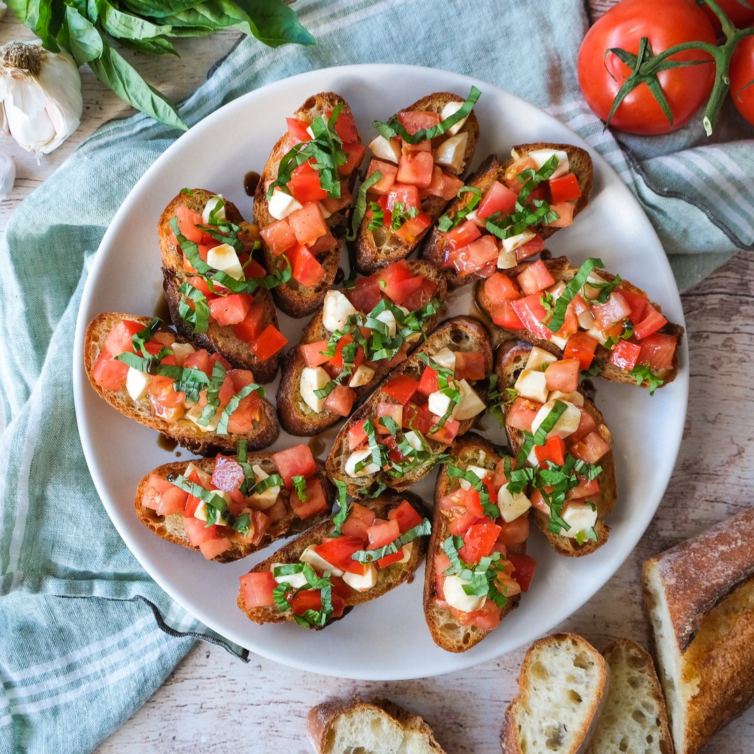 Tomato, Fresh Mozzarella & Basil Bruschetta with Balsamic Drizzle | Safeway