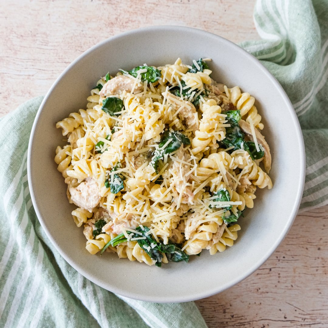 Rotini Pasta Alfredo with Rotisserie Chicken, Spinach & Parmesan | Safeway