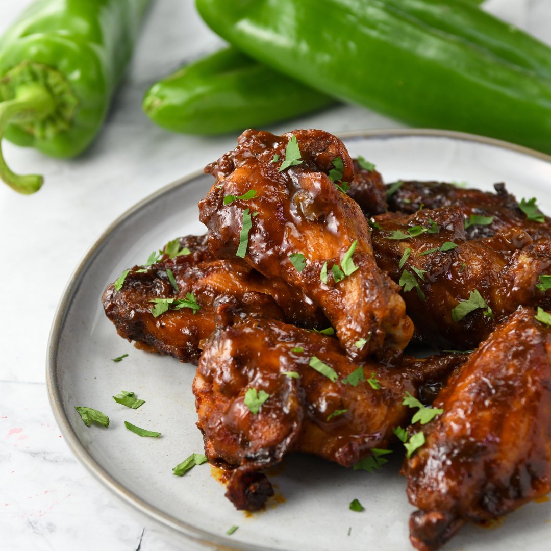 Sriracha Hatch Pepper Sauced Wings by Melissa's Produce | Albertsons