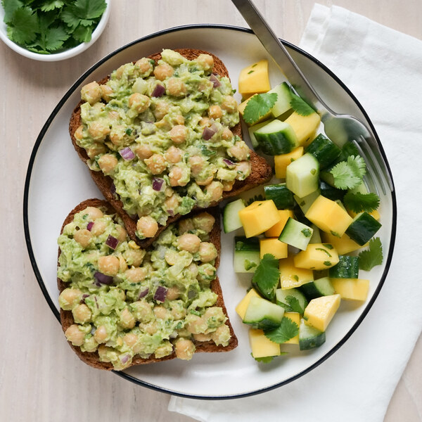Chickpea-Guacamole Toasts with Spicy Mango, Cucumber & Cilantro Salad ...