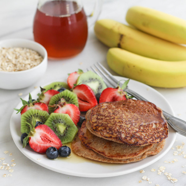 Breakfast Recipes - Oatmeal Banana Pancakes with Fresh Fruit | Safeway