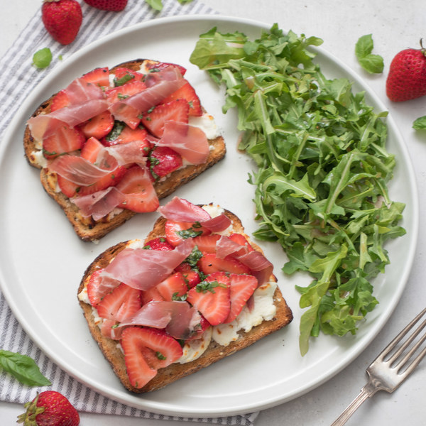 Italian Recipes - Prosciutto, Strawberry & Goat Cheese Toasts with ...
