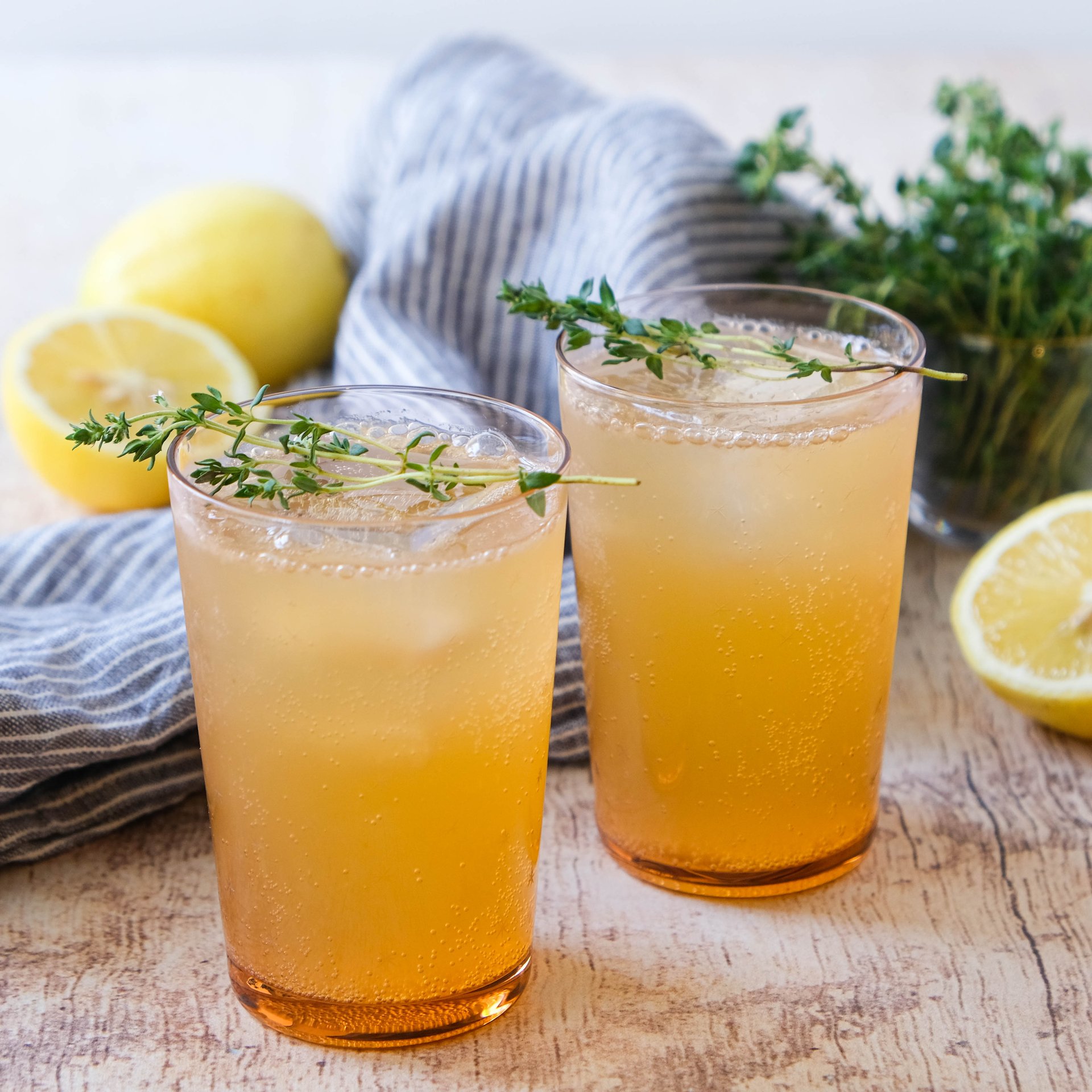 Honey-Thyme Sparkling Lemonade with Bourbon | Safeway