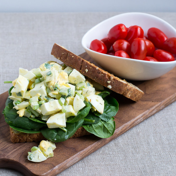 Egg Salad & Spinach Sandwich with Grape Tomatoes | Safeway