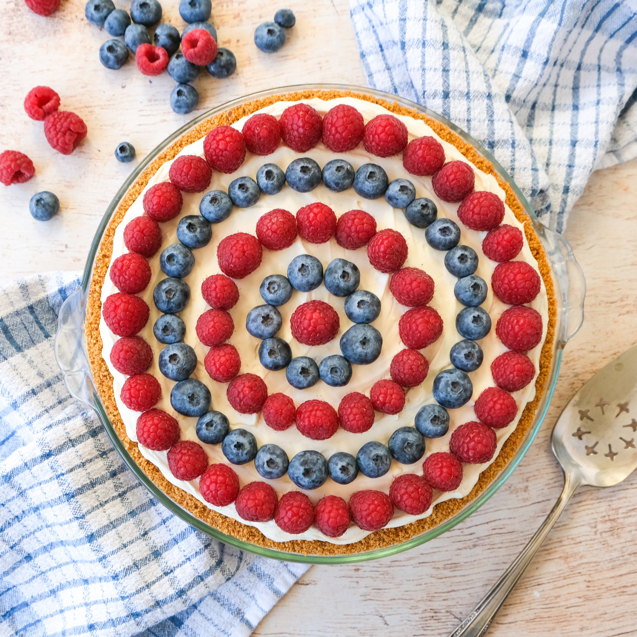 No-Bake Cheesecake with Fresh Berries & Graham Cracker Crust | Safeway
