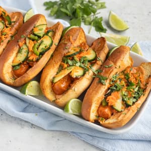 Banh Mi-Inspired Veggie Dog with Chili Mayo, Pickled Veggies & Cilantro ...