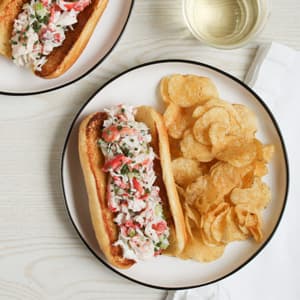 Butter-Toasted King Crab Rolls with Chives & Potato Chips | Jewel-Osco