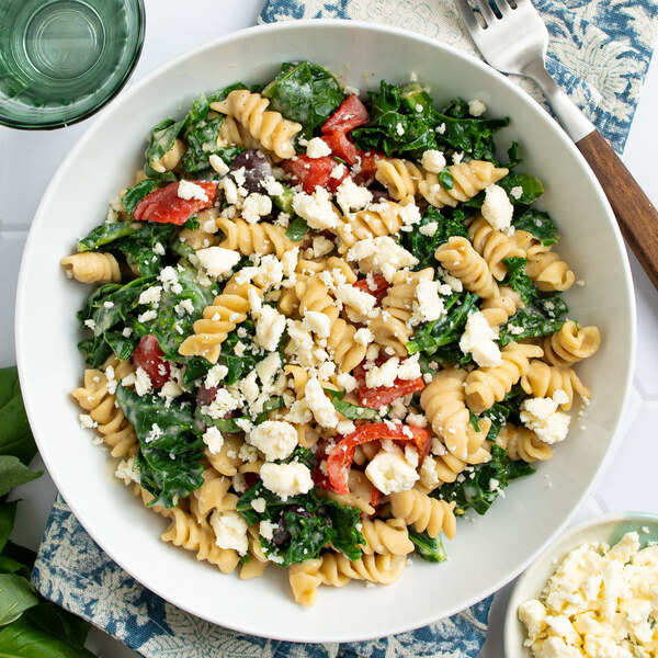 Middle-Eastern Recipes - Creamy Hummus Pasta with Kale, Roasted Peppers ...