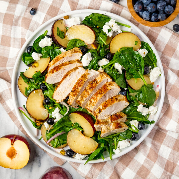 Spinach Salad with Chicken, Blueberry, Plum, Pistachio & Goat Cheese | Vons