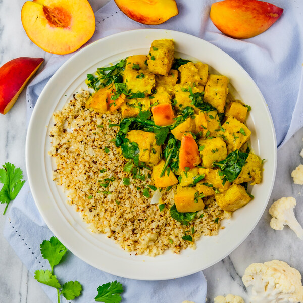 Tofu Coconut Curry with Peaches, Spinach, Cilantro & Cauliflower Rice ...